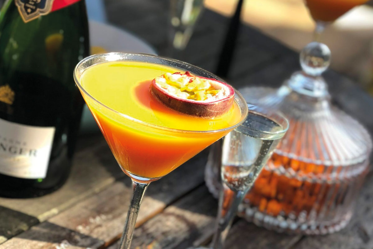 How to Throw a Virtual Drinks Event for Your Team in 5 Easy Steps