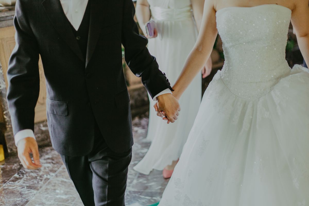 25 Best Wedding Gift Ideas For Colleagues